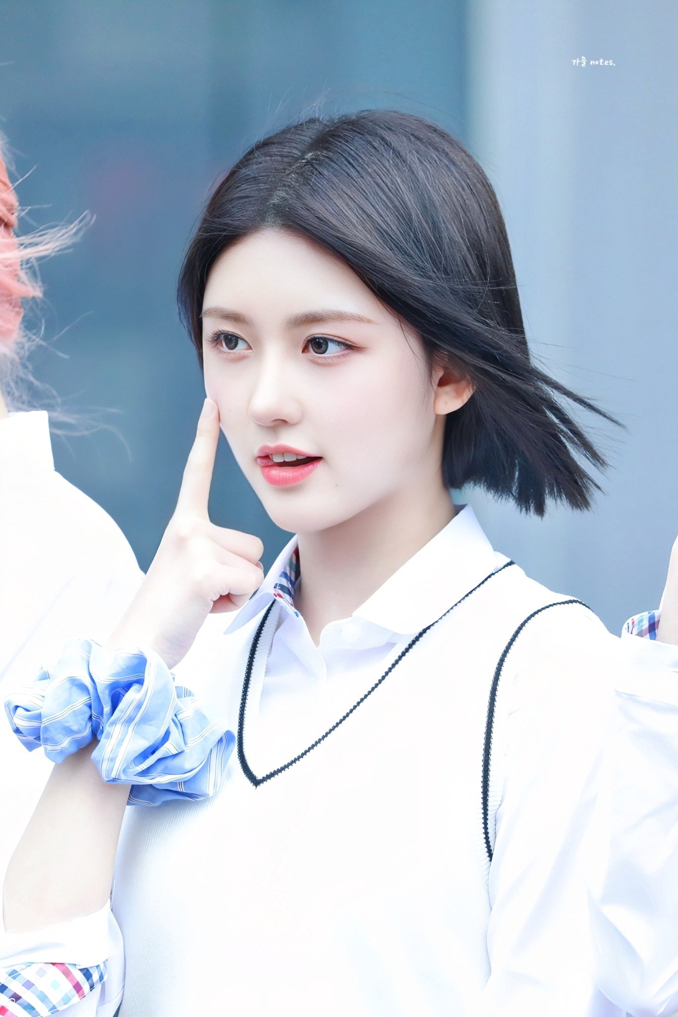 230406 IVE Gaeul - Knowing Bros Commute | kpopping