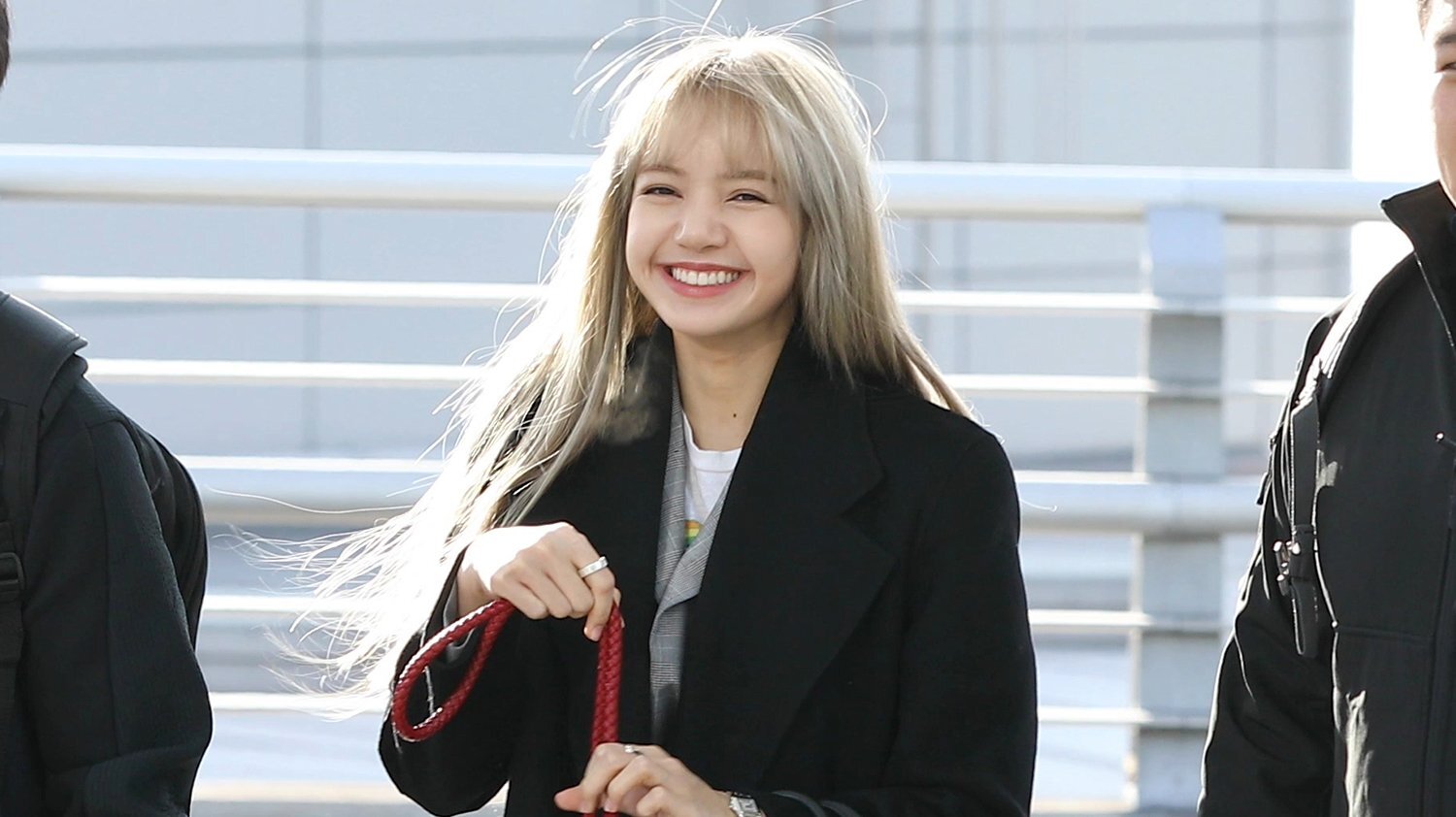 190109 - LISA at Incheon airport — HQ K-pop Photos