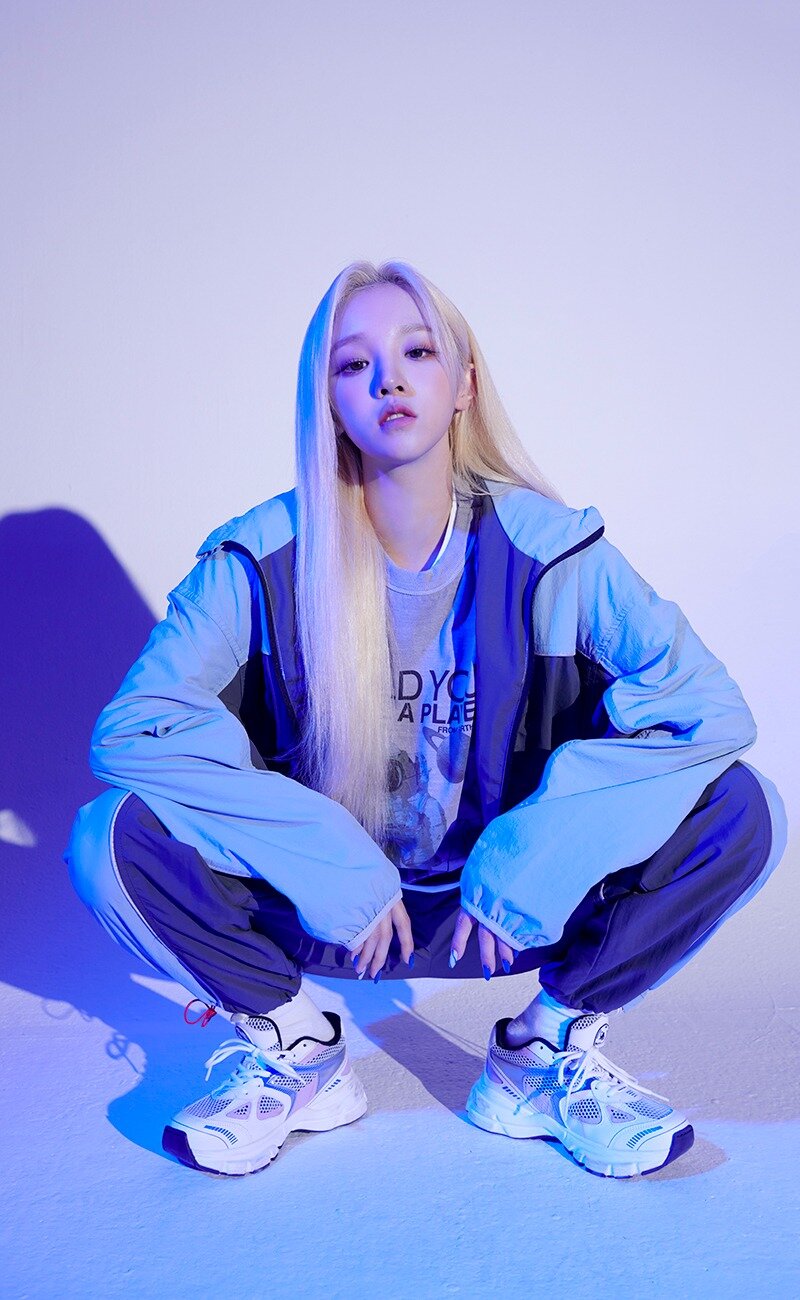 (G)-IDLE MINNIE x YUQI for ACBF 22FW Collection | kpopping