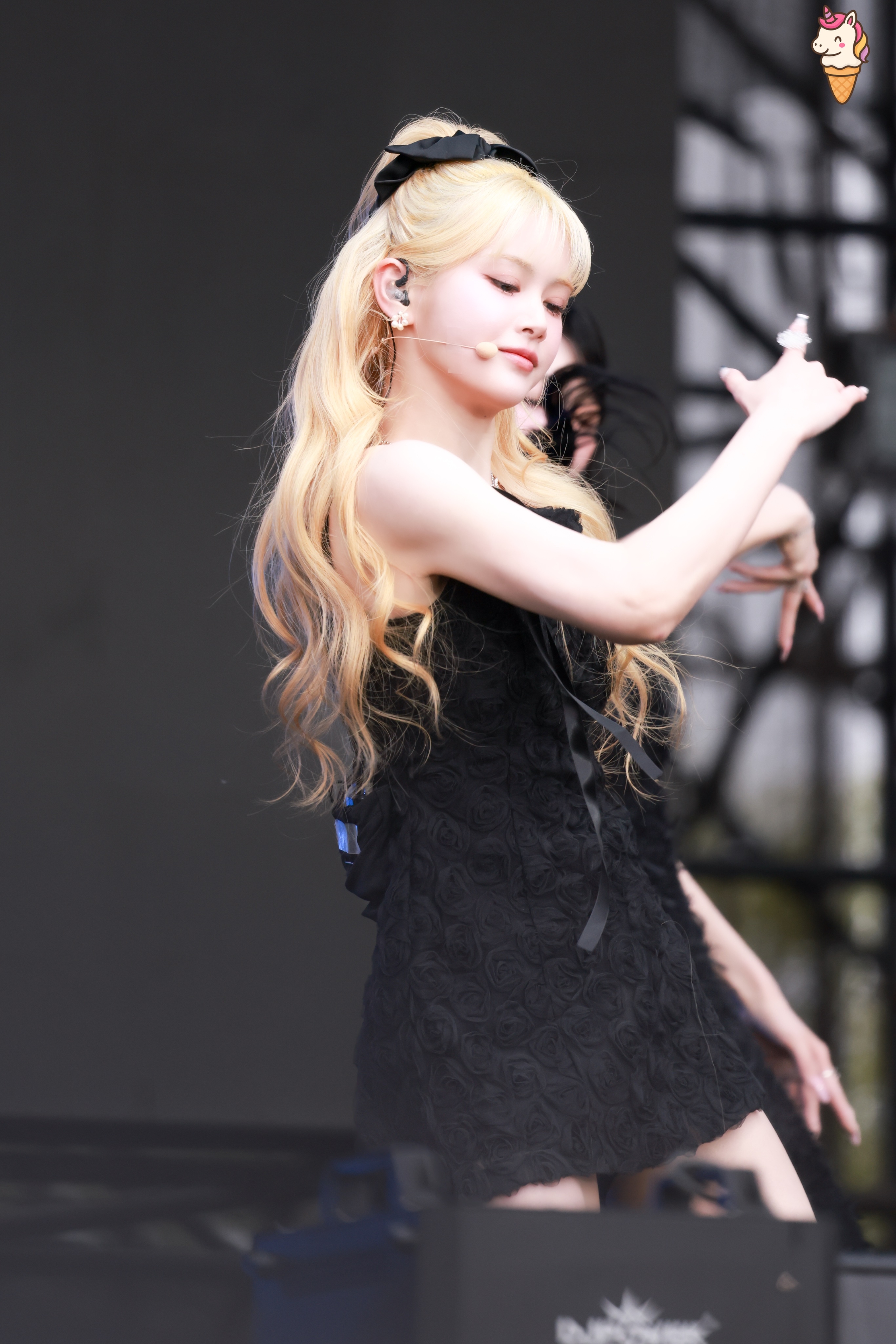 250504 tripleS Mayu at 2025 Strawberry Music Festival in Beijing | kpopping